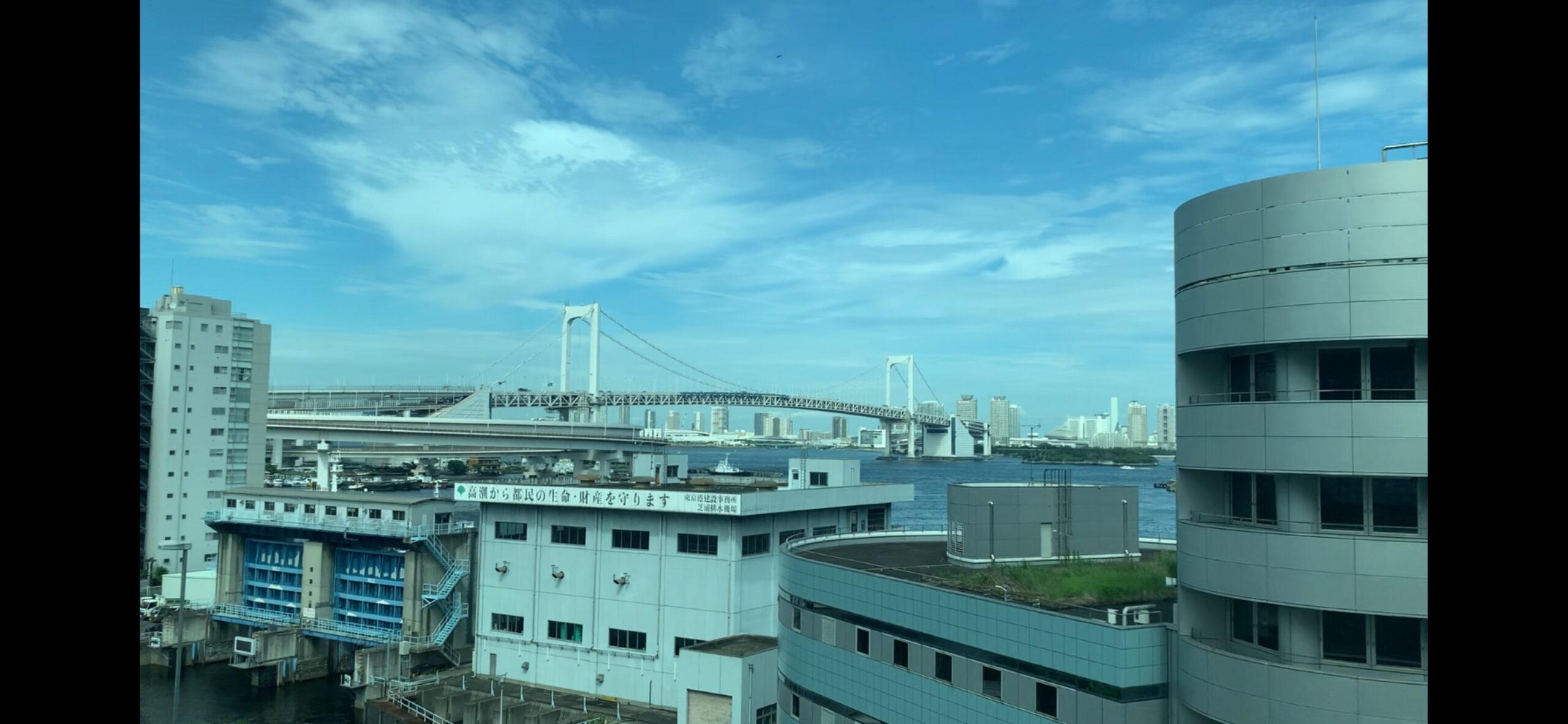 Tokyo Monorail: A Convenient Ride from Haneda Airport to the Heart of ...