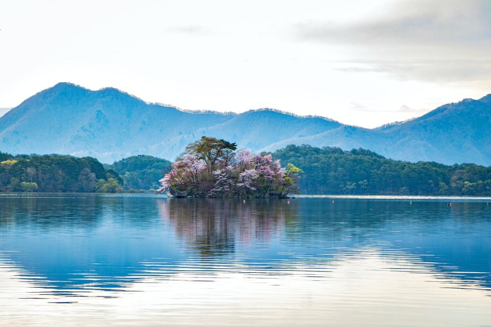 A Guide to Exploring Urabandai, the “Lake District” of Japan | JAPAN ...